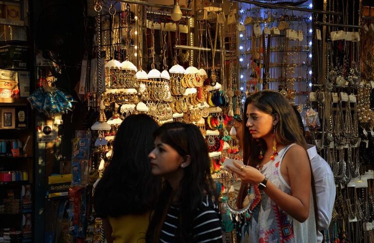 Exploring Colaba Market IN Mumbai - Magical Mumbai Tour